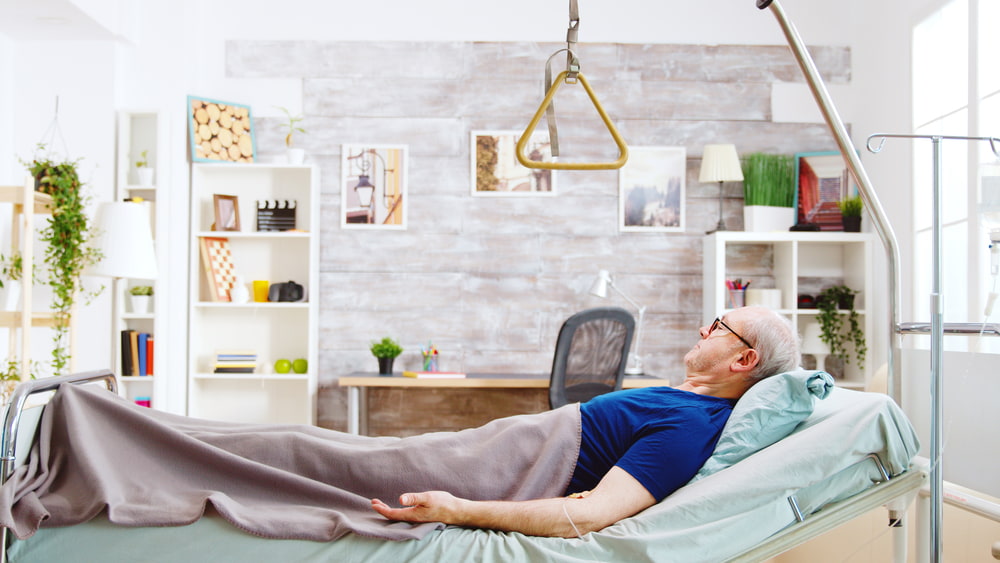 5 Essential Equipment for Bedridden Patient Care:Complete Buying Guide